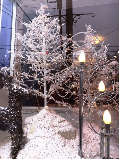 modern-mobler-paper-sno-window-display - The Resource Exchange